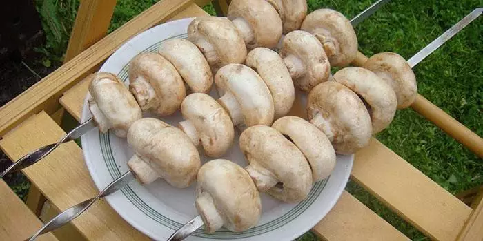 Kako ukiseliti gljive za roštilj: ukusni recepti