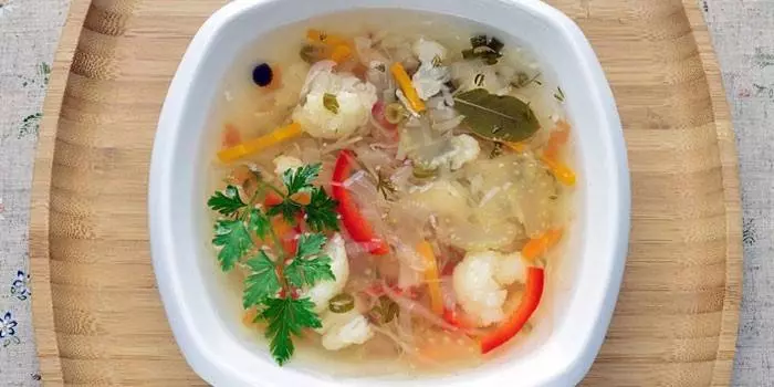 Sopa de Bonn en un plato