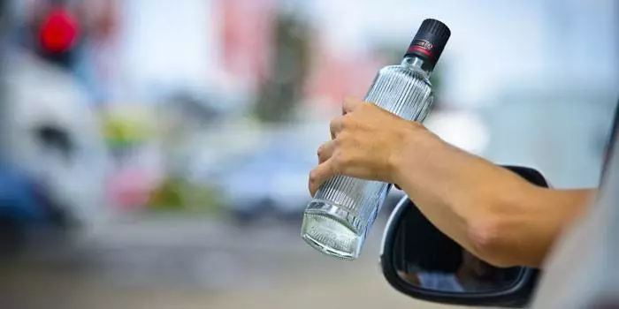 Vodka tavoahangy eo am-pelatanan'ny mpamily fiara