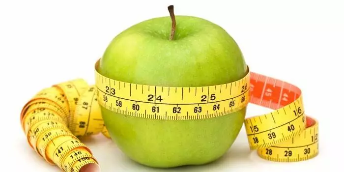 سیب و سانتی متر