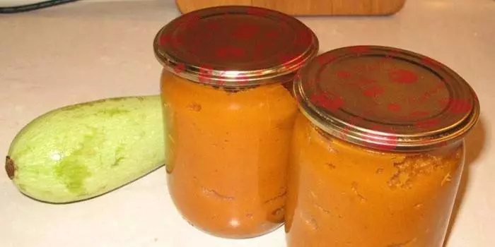 Cuketový kaviár s majonézou a rajčatovou pastou na zimu: recepty na vaření krok za krokem s fotografiemi a videi