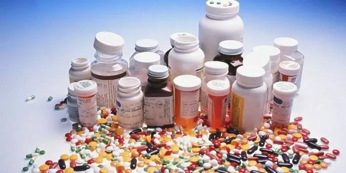 Varios comprimidos e pastillas