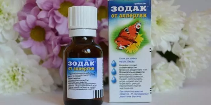 Antiallergisk lægemiddel Zodak og blomster