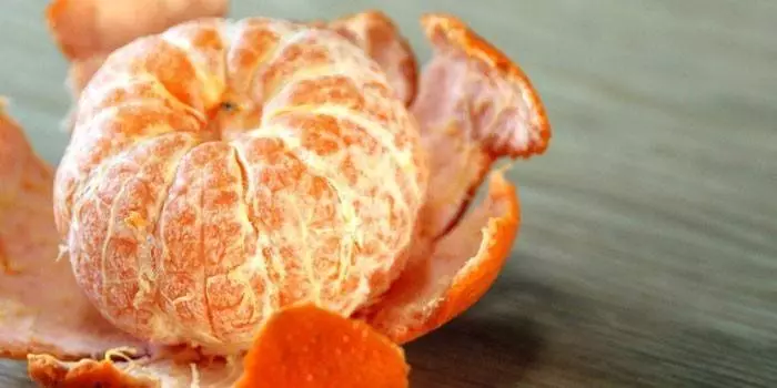 Mandarina pelada