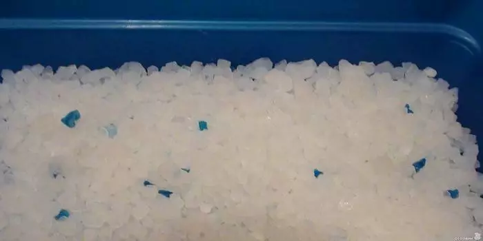 Silica gel dị na tray