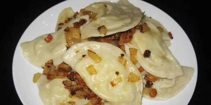 Dumplings stuffed with potatoes and fried onions