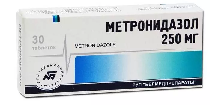 パッケージ内のメトロニダゾール錠