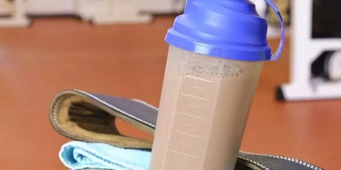 Chokoladeprotein shake shaker