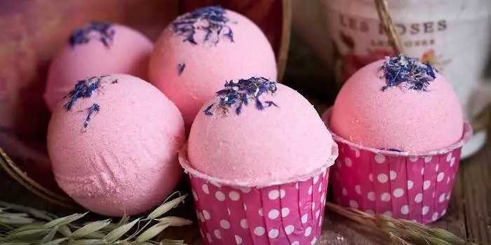 Lavendel Petal Bath Bombs