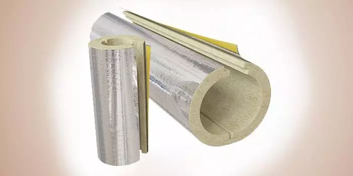 Folio de bazalta izolado por tuboj Izolin RW ALU
