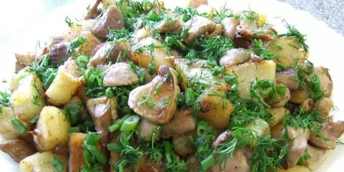 Cartofi prăjiți cu ciuperci