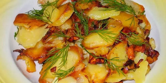 Praetud kartul kukeseentega