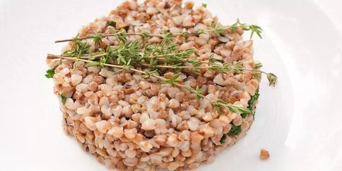 Xwelî û hêşînahiyên Buckwheat