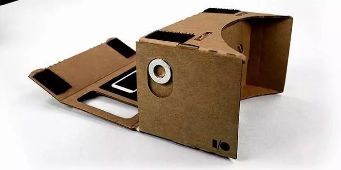 Errealitate areagotuko betaurrekoak Google Cardboard