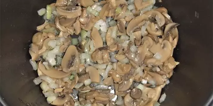 Mushroom buuxinta pies