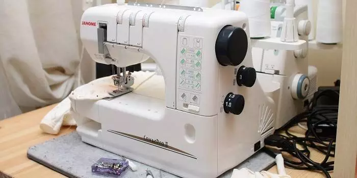 Šivaći stroj Janome CoverPro 1000CP (CoverPro II)