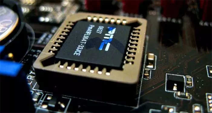 Зөөврийн компьютерын чип