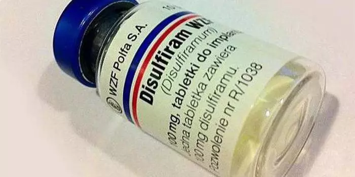 Disulfiram-Medikament in einer Flasche