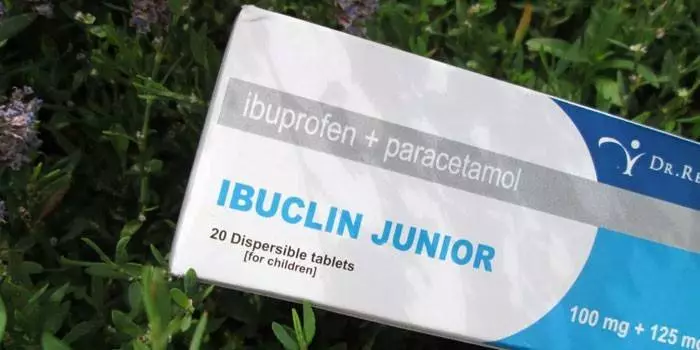 Ibuklin Junior tabletes iepakojumā