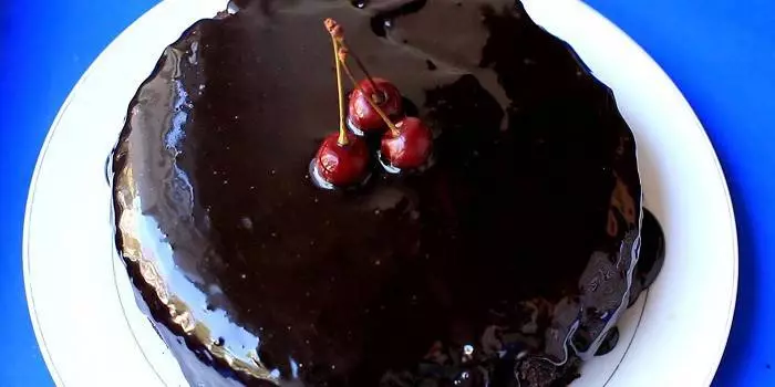 Cherry charlotte with chocolate glaze