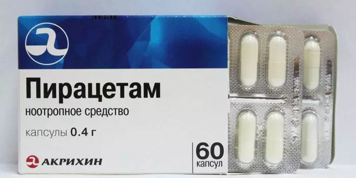 Piracetam tablette in 'n verpakking