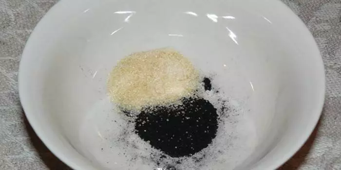 Mascarilla de espinillas con carbón y gelatina