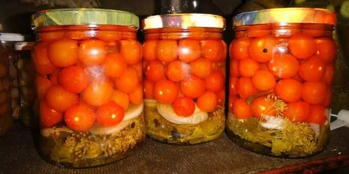 Konservləşdirilmiş Albalı Pomidorları