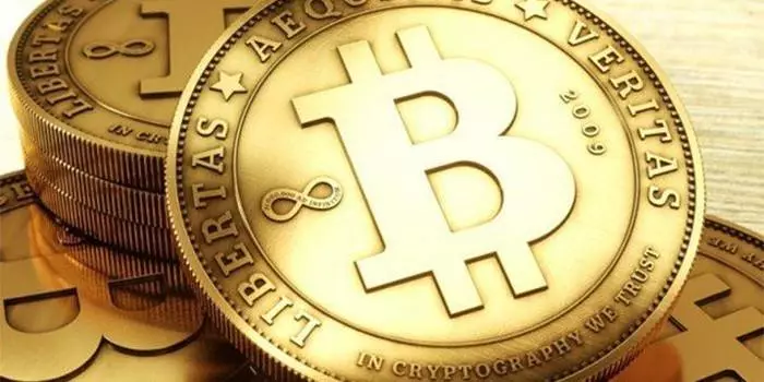 Bitcoin belgisi tasvirlangan tangalar