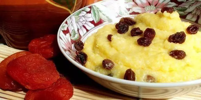 Sweet Milk Corn Porridge with Raisins