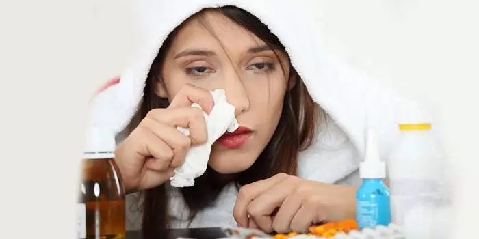 Curenje iz nosa kod žene