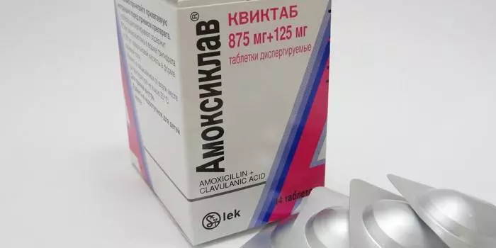 Envases de comprimidos Amoxiclav