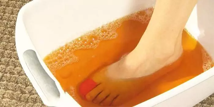 אמבטיית רגליים