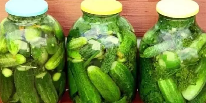 Kruikies liggies gesoute komkommers