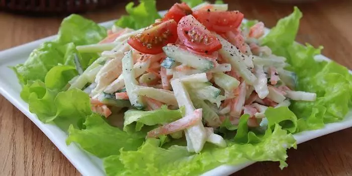 Salad akwụkwọ nri ụmụaka