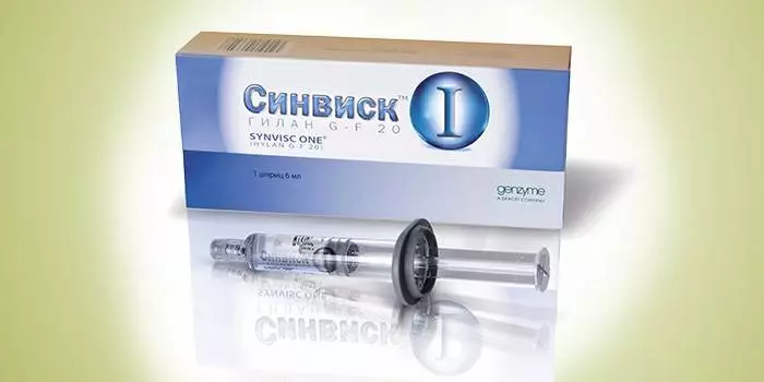 Syringe na may Synvisc sa package