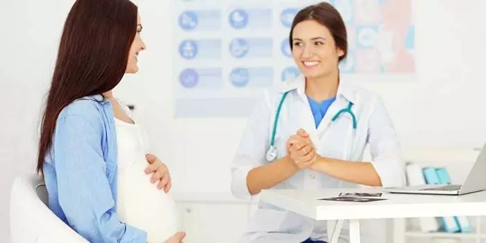 Gadis hamil di janji dokter