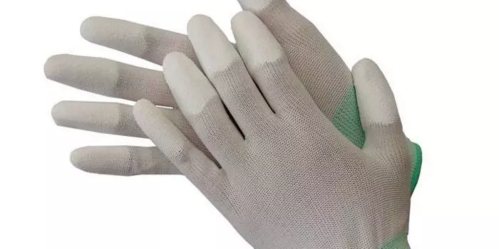 Nylonové rukavice potažené polyuretanem