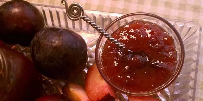 Plum ati apple Jam