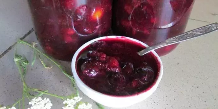 Jam lati ẹgún, ṣẹẹri plums ati pears