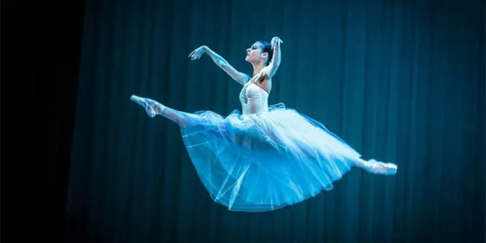 Ballerine sautante