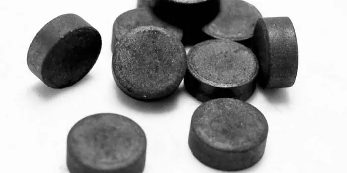 Aktivált szén tabletta