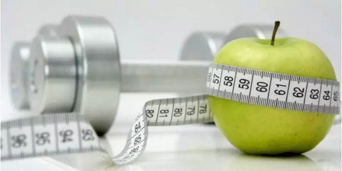 التغذية السليمة والرياضة هي أساس فقدان الوزن