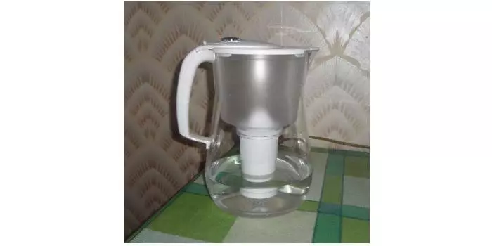 Jug Provence wamekusanyika