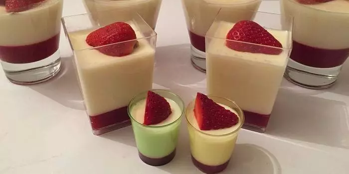 Milk-strawberry