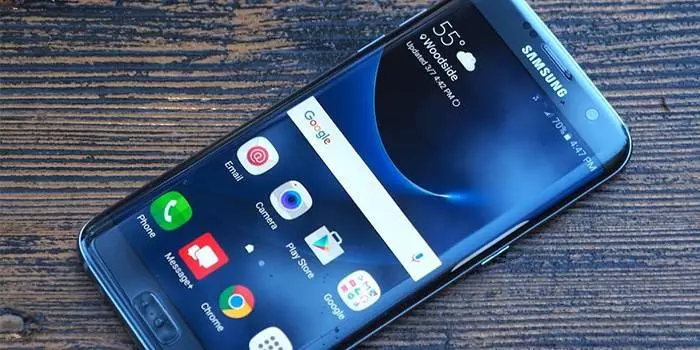 Samsung Galaxy S7 EDGE 32 Гб (2017)