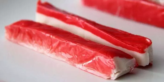 Surimi yengeç çubukları