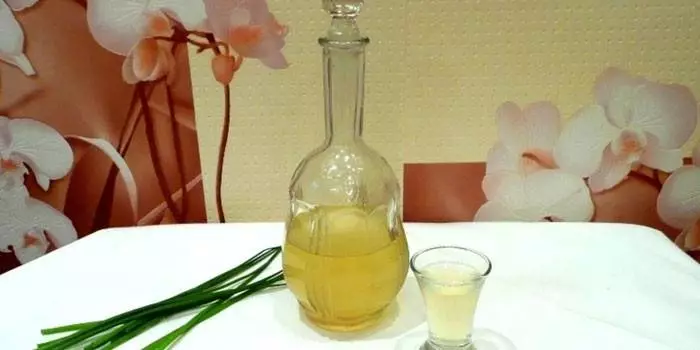Vodka with honey and lemon