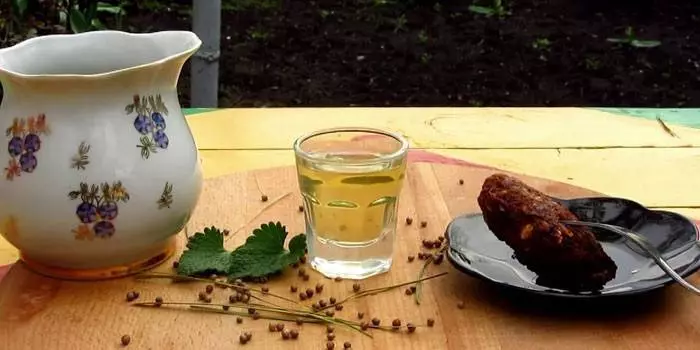 Honey herbal tincture