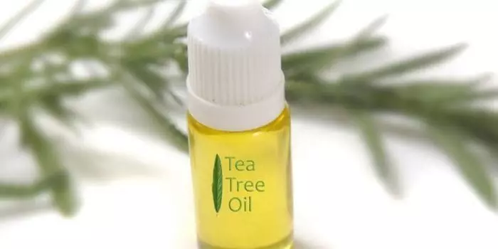چائے کے درخت کا تیل
