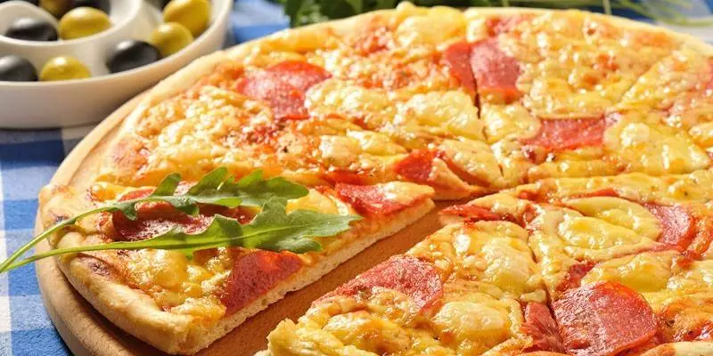 I-pizza enophayinaphu nesalami